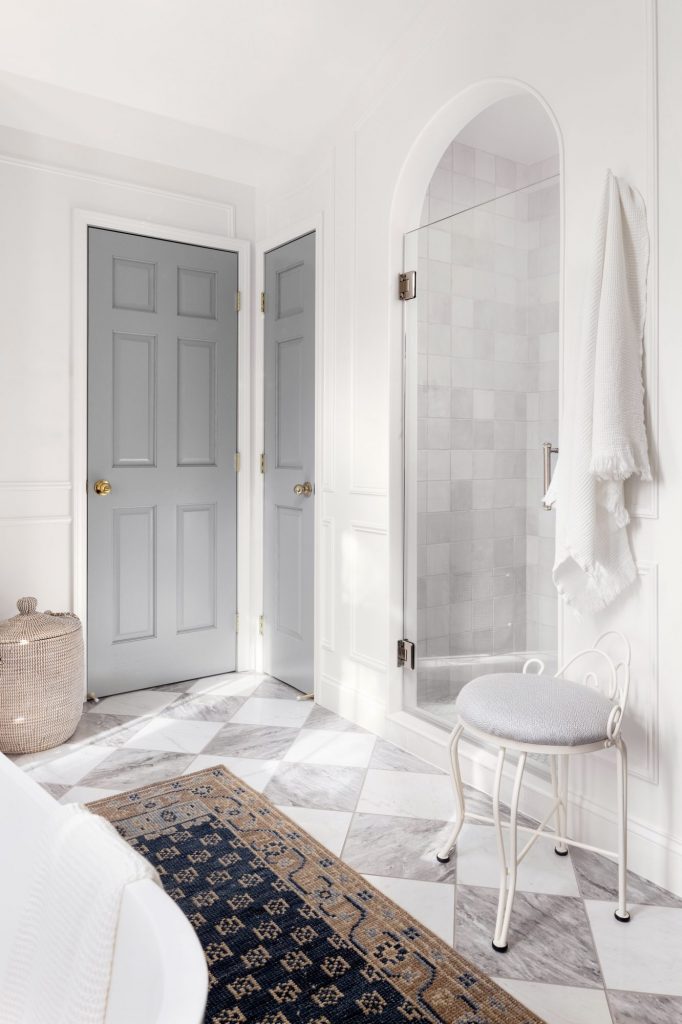A Charming Refresh for A Traditional & Bright Primary Bathroom - Pretty ...