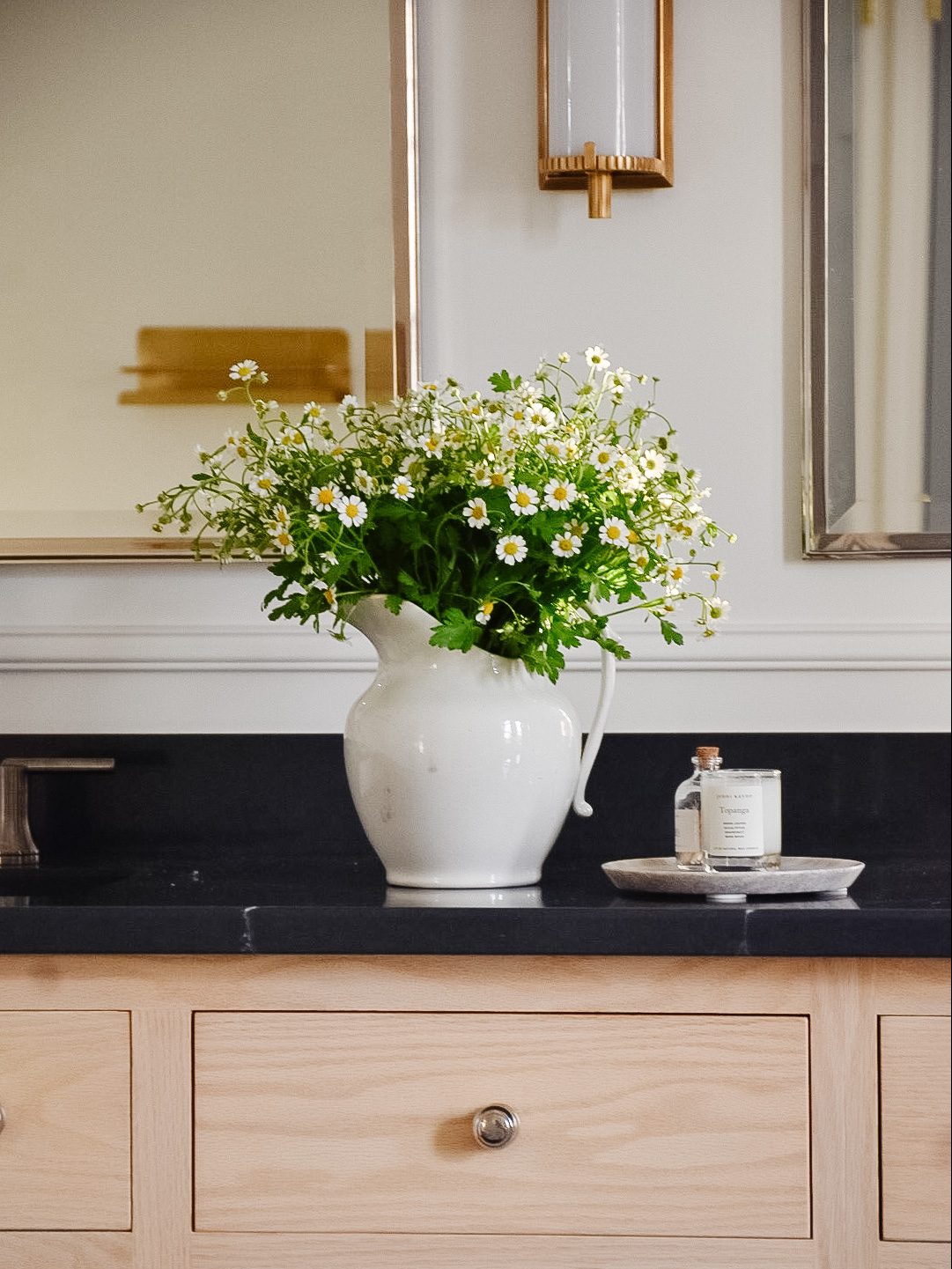 How to Create Simple Flower Arrangements - Pretty Domesticated