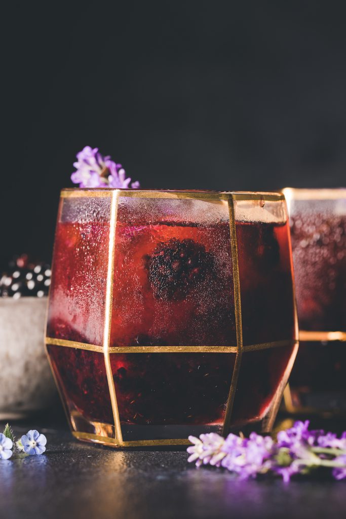 How to Make a Bramble Cocktail - Pretty Domesticated