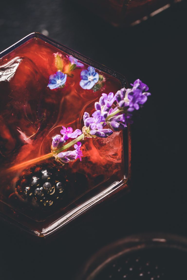 How to Make a Bramble Cocktail - Pretty Domesticated